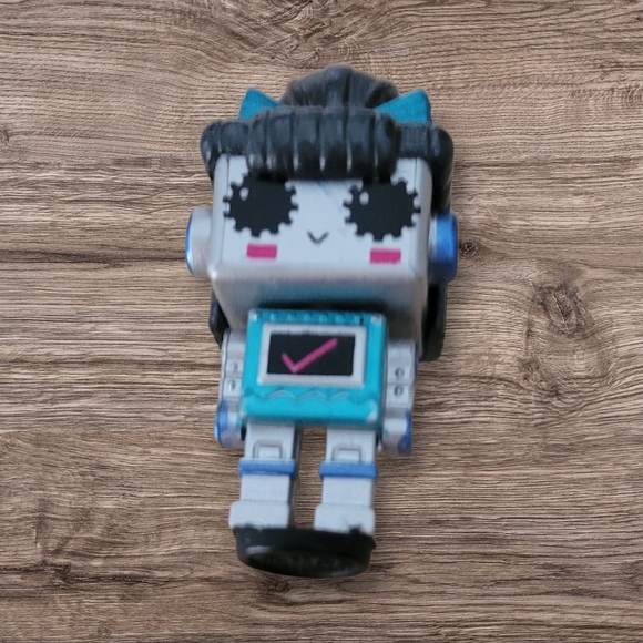 L.O.L. Surprise! | Toys | Lol Surprise Robot Doll Silver And Blue ...
